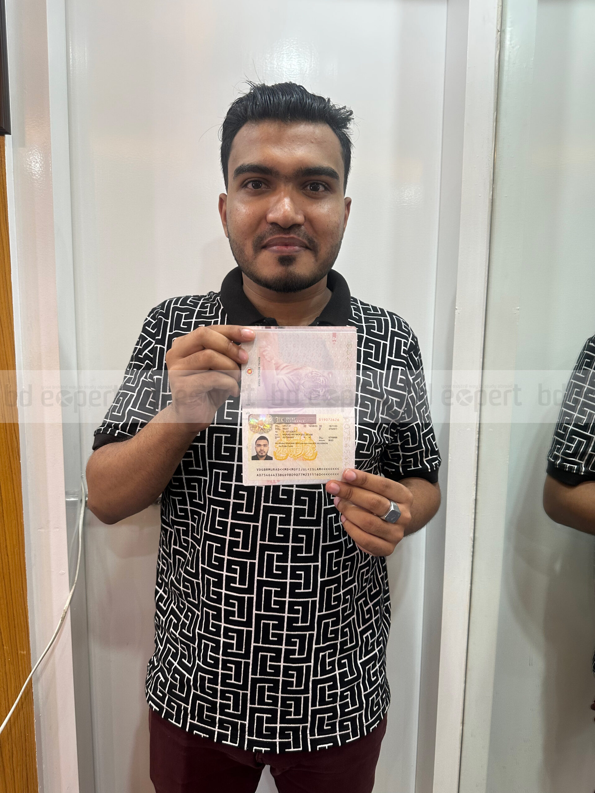 Md Mofijul Islam Murad Has achieved a successful UK student visa - BD Expert Education