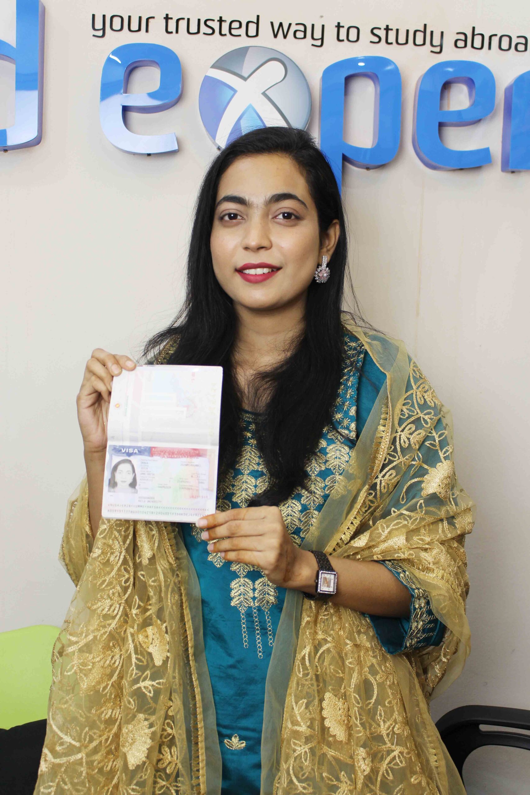 𝐇𝐞𝐚𝐫𝐭𝐢𝐞𝐬𝐭 𝐂𝐨𝐧𝐠𝐫𝐚𝐭𝐮𝐥𝐚𝐭𝐢𝐨𝐧 𝐭𝐨 𝐔𝐌𝐌𝐄 𝐇𝐀𝐅𝐒𝐀 𝐉𝐄𝐑𝐈𝐍 𝐟𝐨𝐫 𝐠𝐞𝐭𝐭𝐢𝐧𝐠 𝐡𝐞𝐫 𝐔𝐒𝐀 𝐕𝐈𝐒𝐀 !! - BD Expert Education